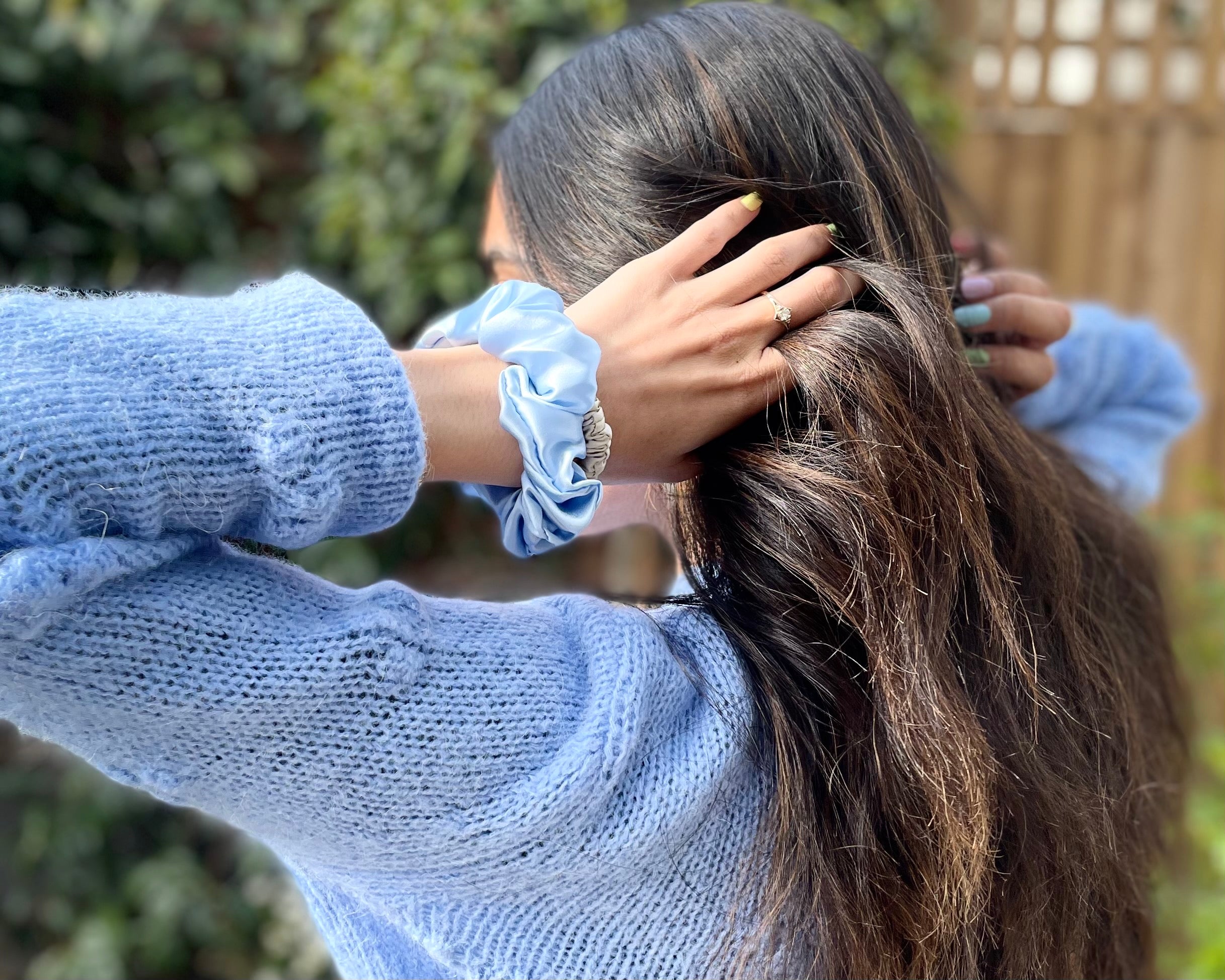 How to wear a scrunchie | Scrunchie Hairstyles | Scrunchie Style – The ...